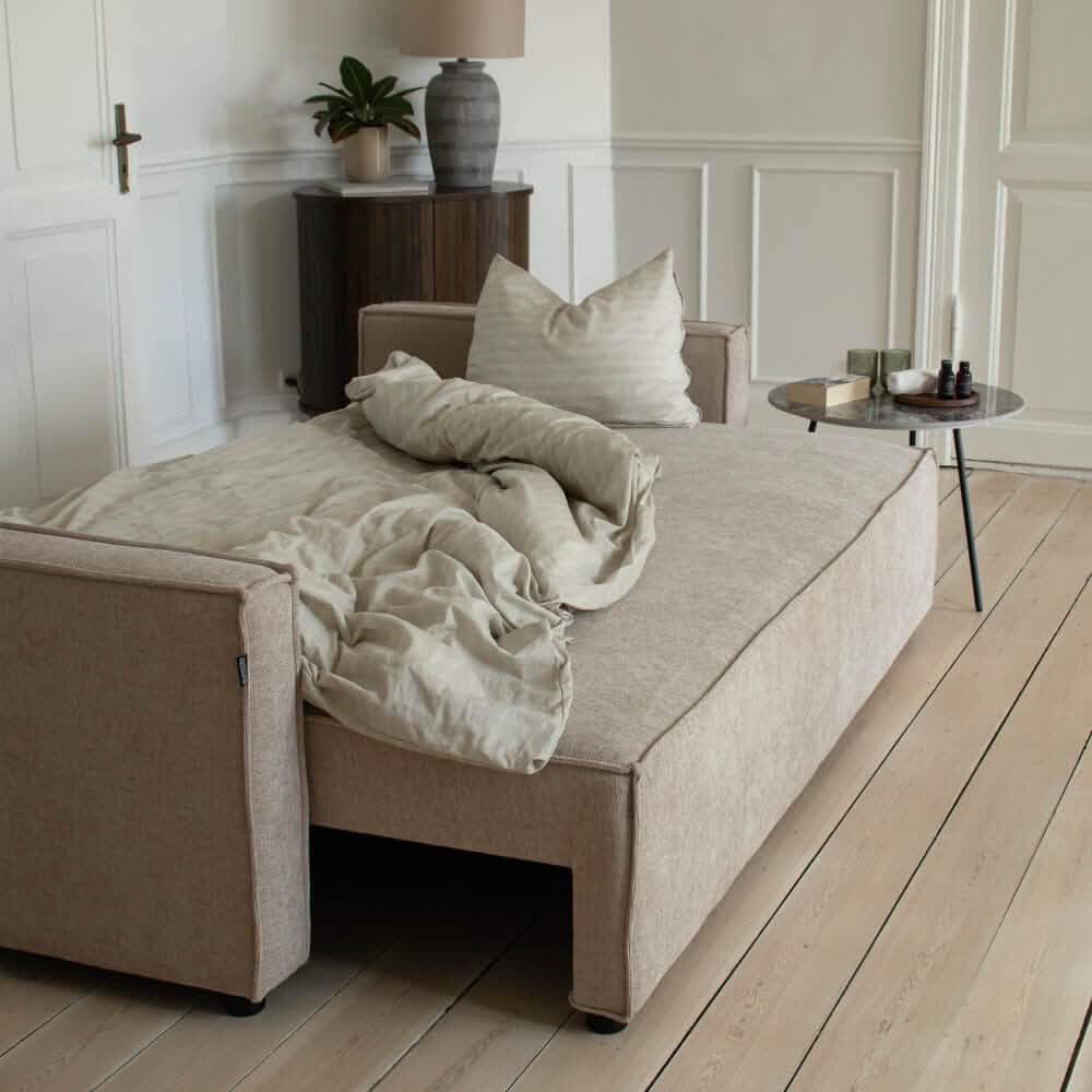 Stilren og lækker sovesofa i beige - Fri fragt lige til døren