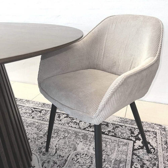 Pilo Spisebordsstol i Beige Fløjl - Høj siddekomfort og flot design#N ...